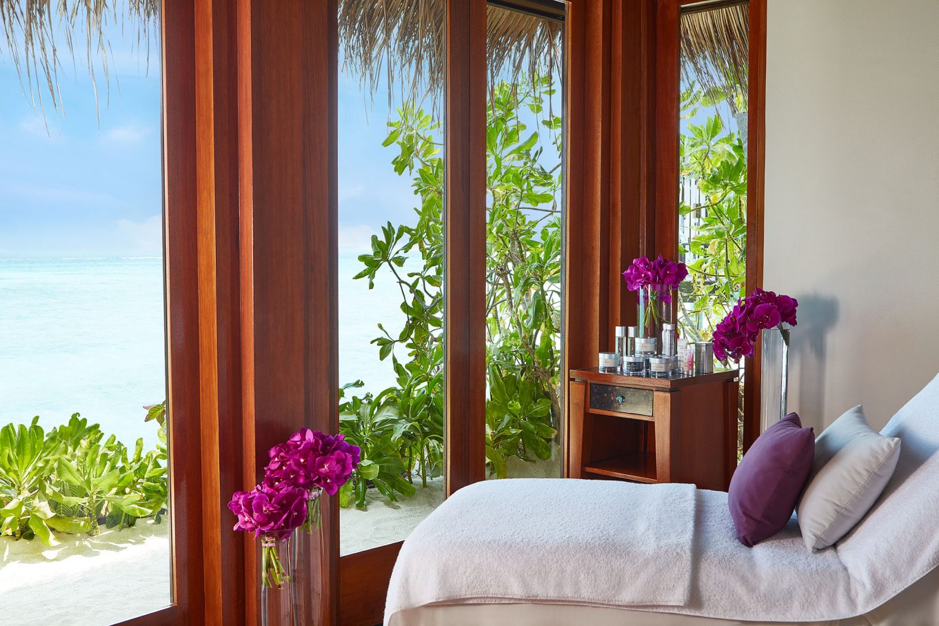 One&Only Reethi Rah – Spa – Bastien Studio – One&Only – Brand Asset ...